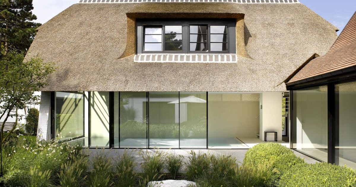 Thatched Pool House Project | IQ Glass International | IQ Glass ...